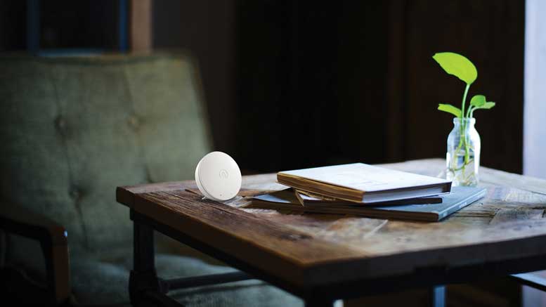 Review: Airthings Wave Mini Smart Indoor Air Quality Monitor ...
